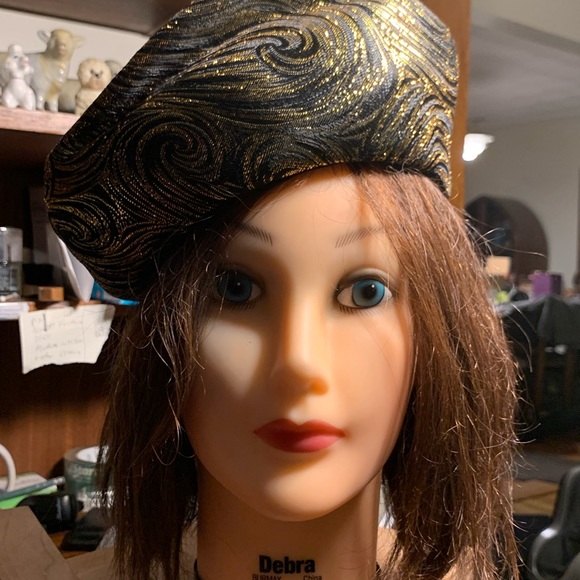 Vintage | Accessories | 6s Chic Gold Metallic Brocade Asymmetric Beret ...